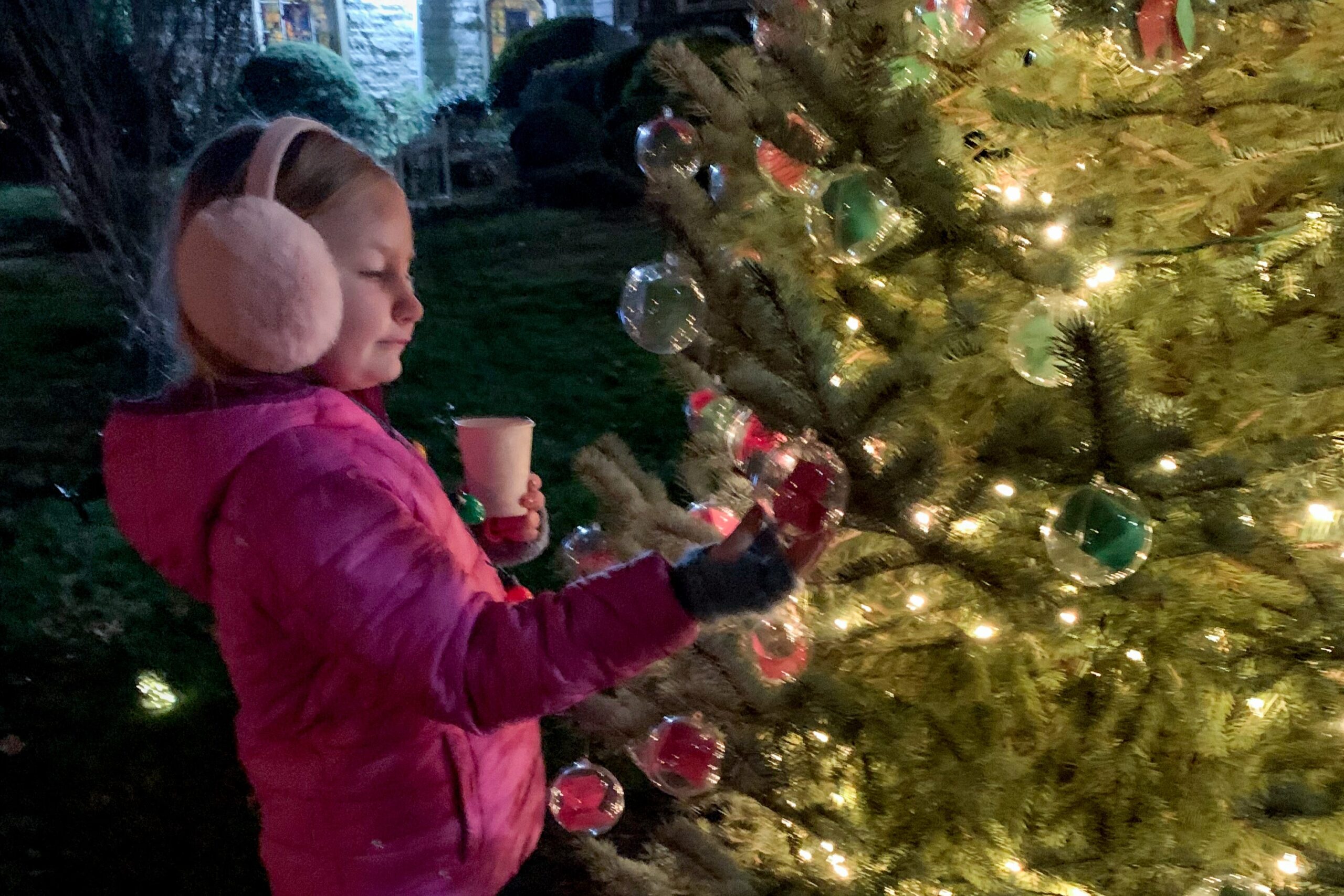 Catholic school students join parish tree-lighting festivities ...