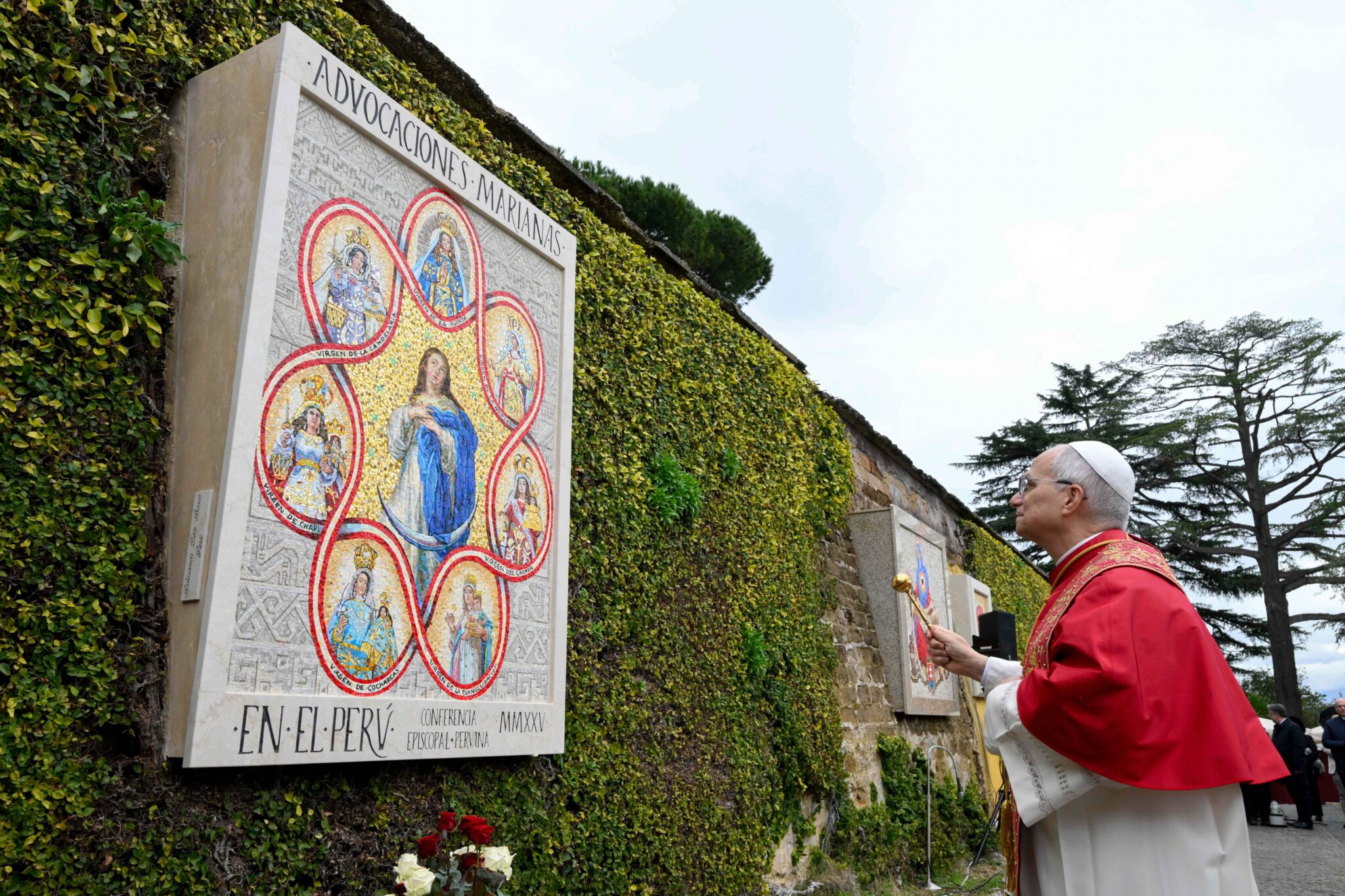 Pope welcomes new Marian mosaic, St. Rose of Lima statue in Vatican ...
